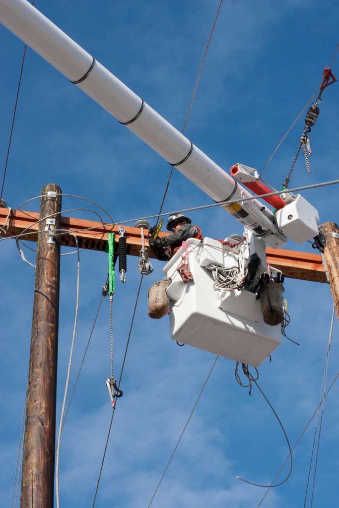 Outside Construction - Lineman » Electric Power Constructors, Inc.